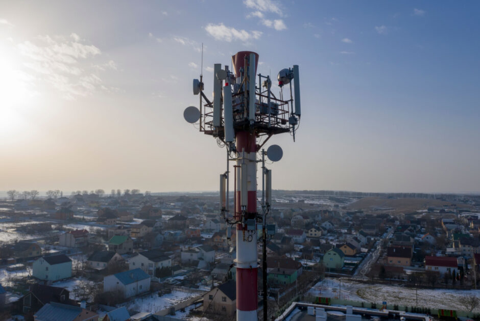 Embedded 5G antennas for small devices - Antenova